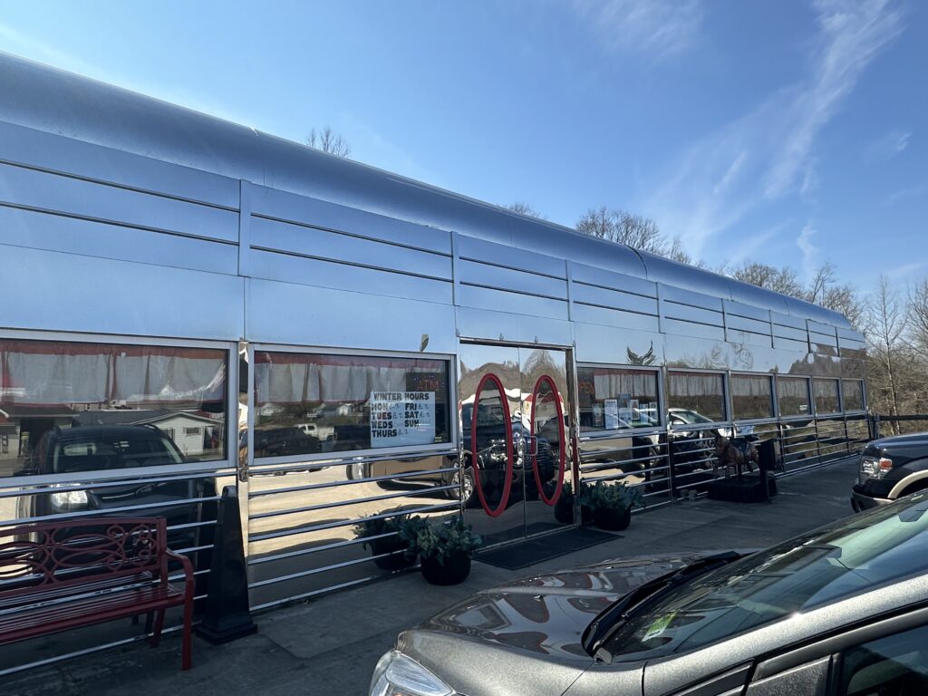 Have you been to Debbie’s Speedway Diner? – Ridgeview News